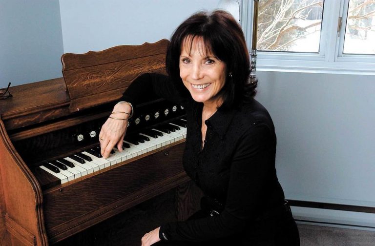 L'interprète et chanteuse québécoise Renée Claude est décédée ...